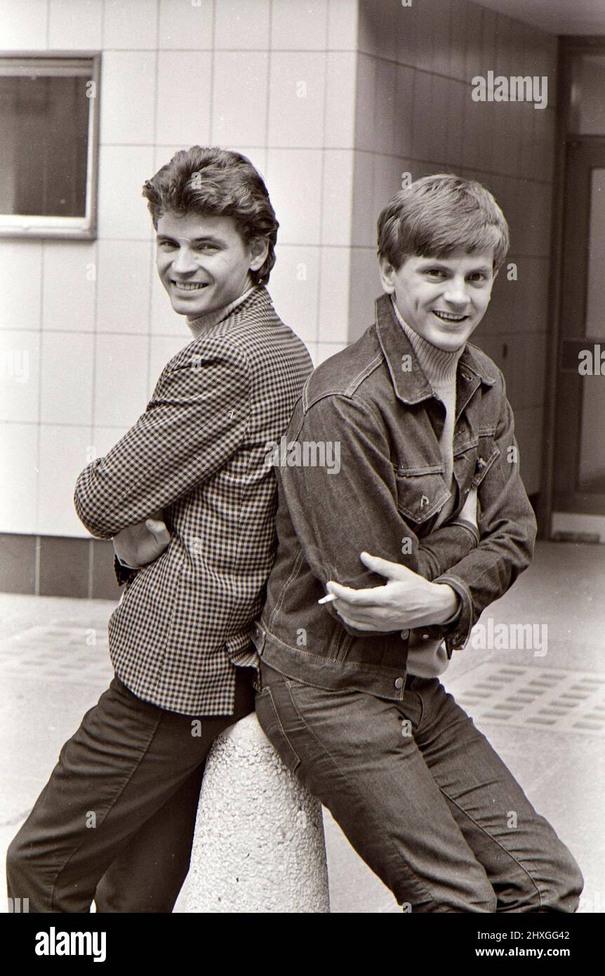 EVERLY BROTHERS American vocal duo in October 1965 with Don in cat left ...