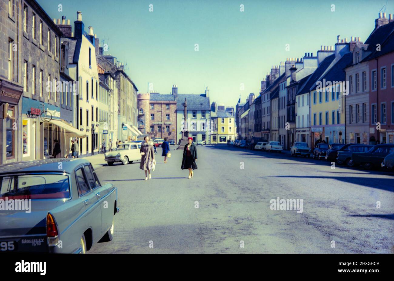 British 1950s high street hi-res stock photography and images - Alamy