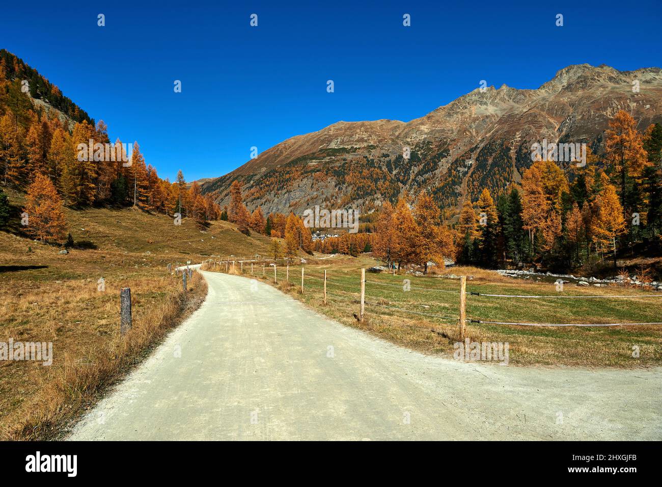 Wanderlust through switzerland hi-res stock photography and images - Alamy