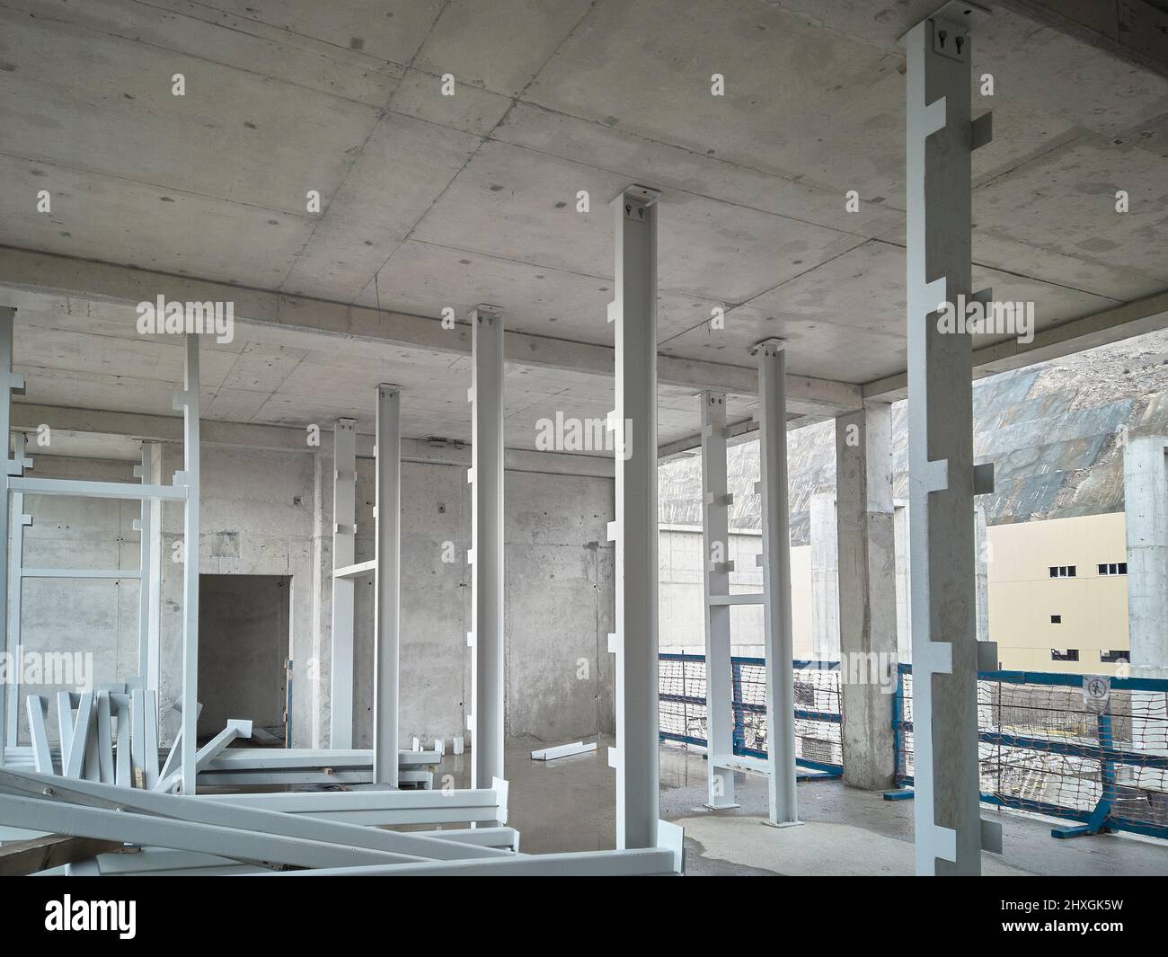 Metal structures of building under construction Stock Photo - Alamy