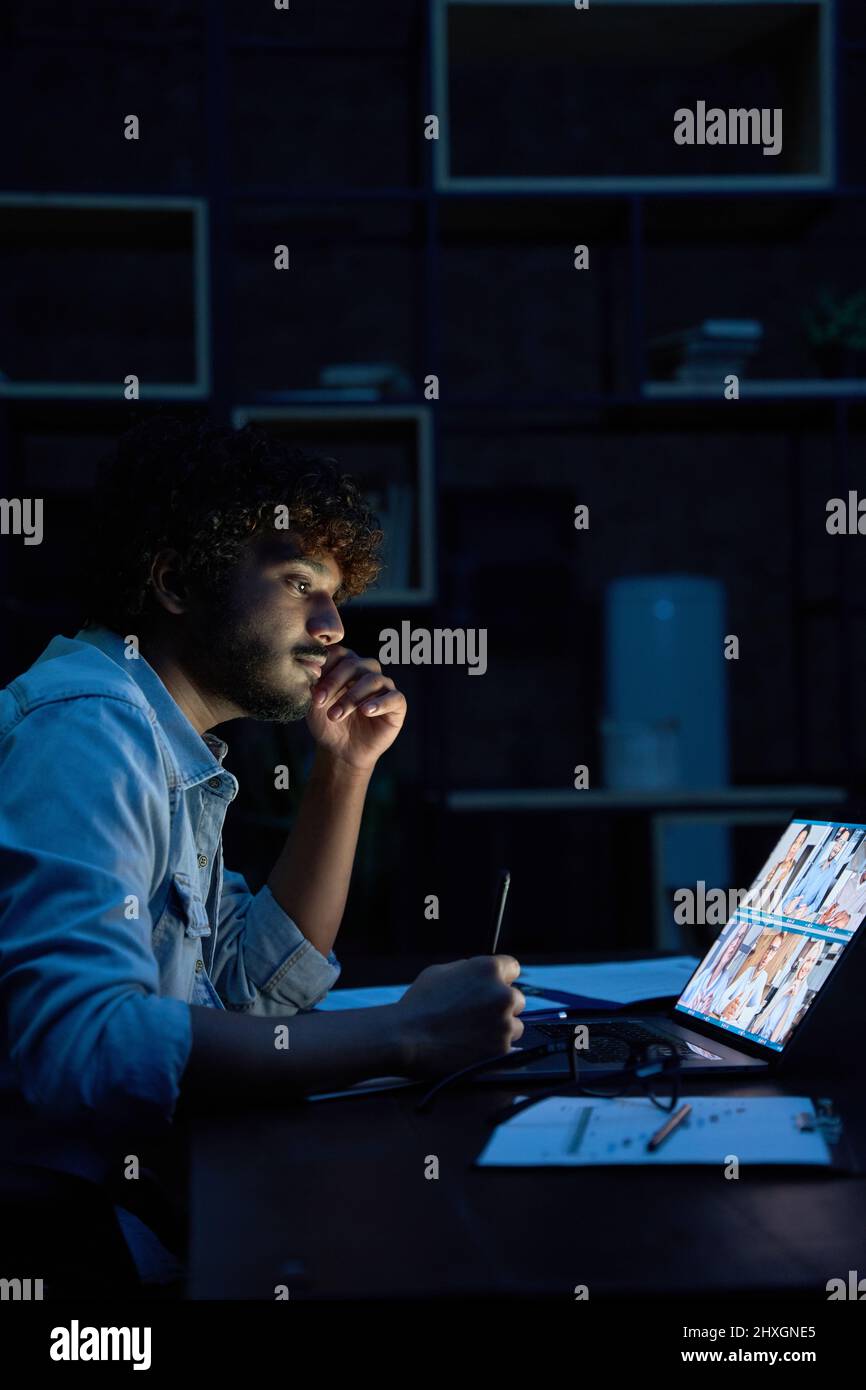 Video conference meeting office hi-res stock photography and images - Alamy