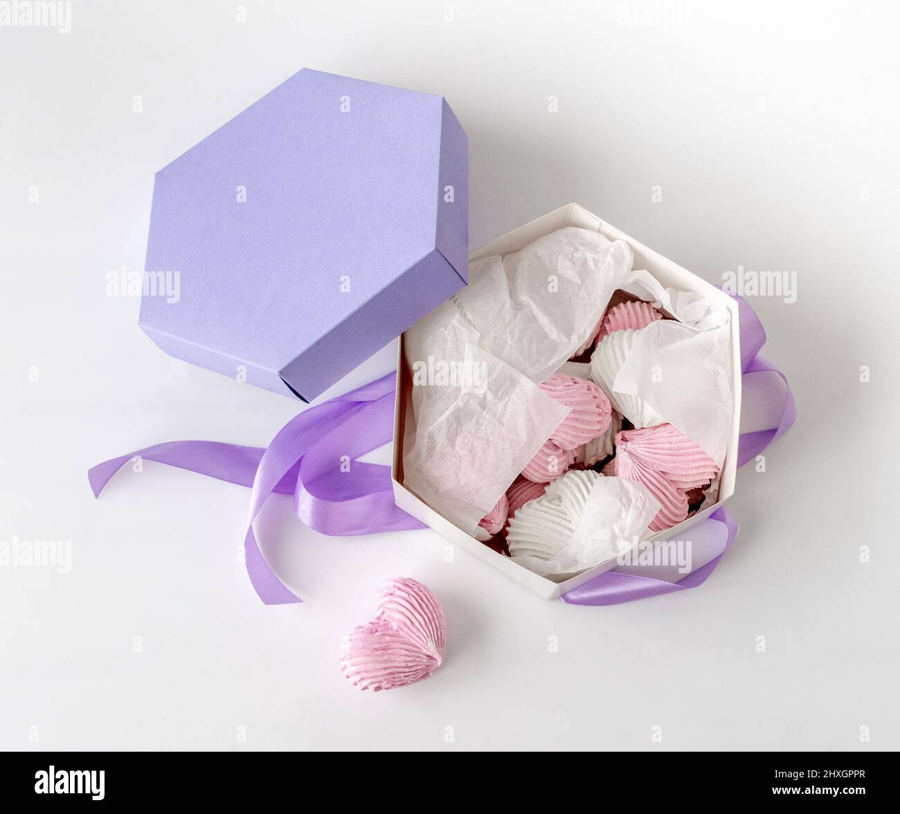 Marshmallow gift box Stock Photo - Alamy