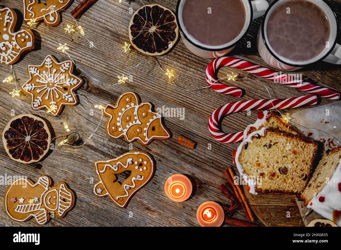 Traditional gingerbread figures and christmas decorations Stock Photo ...