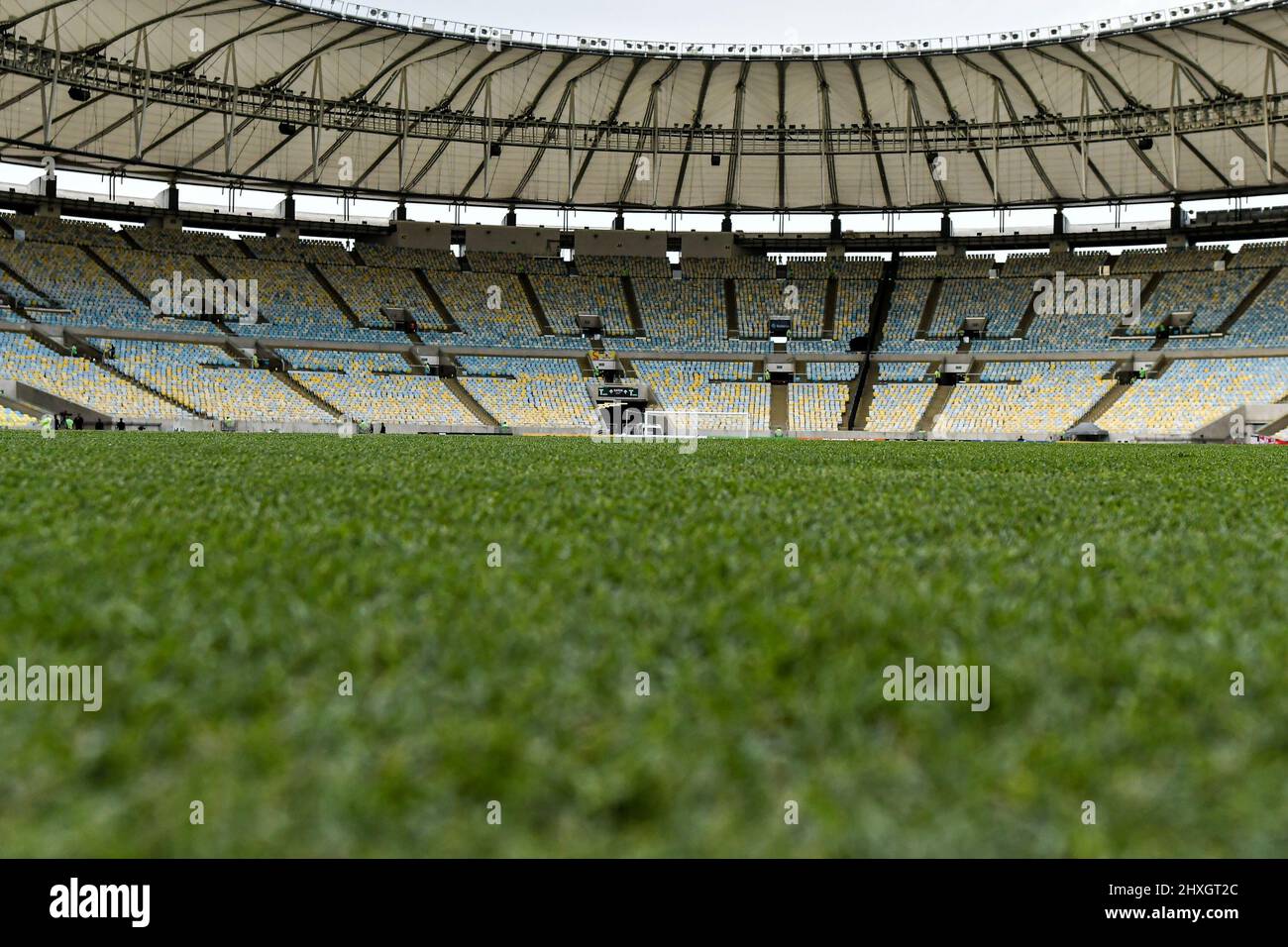 RJ - Rio de Janeiro - 03/12/2022 - MARACANA/NEW LAWN - Detail of the Maracana stadium lawn after ...