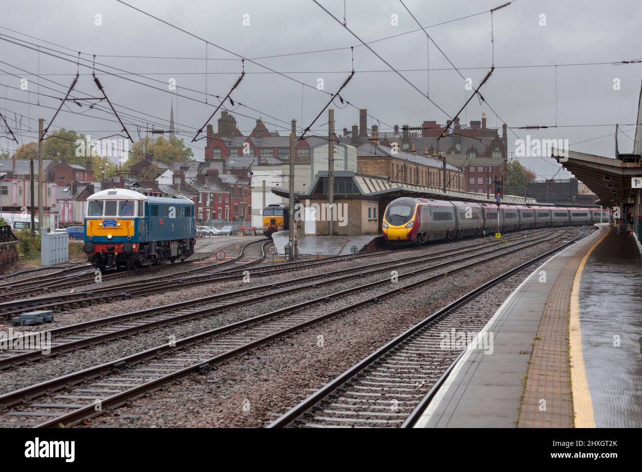 Preserved 1960's class 86 electric locomotive 86259 in electric blue ...
