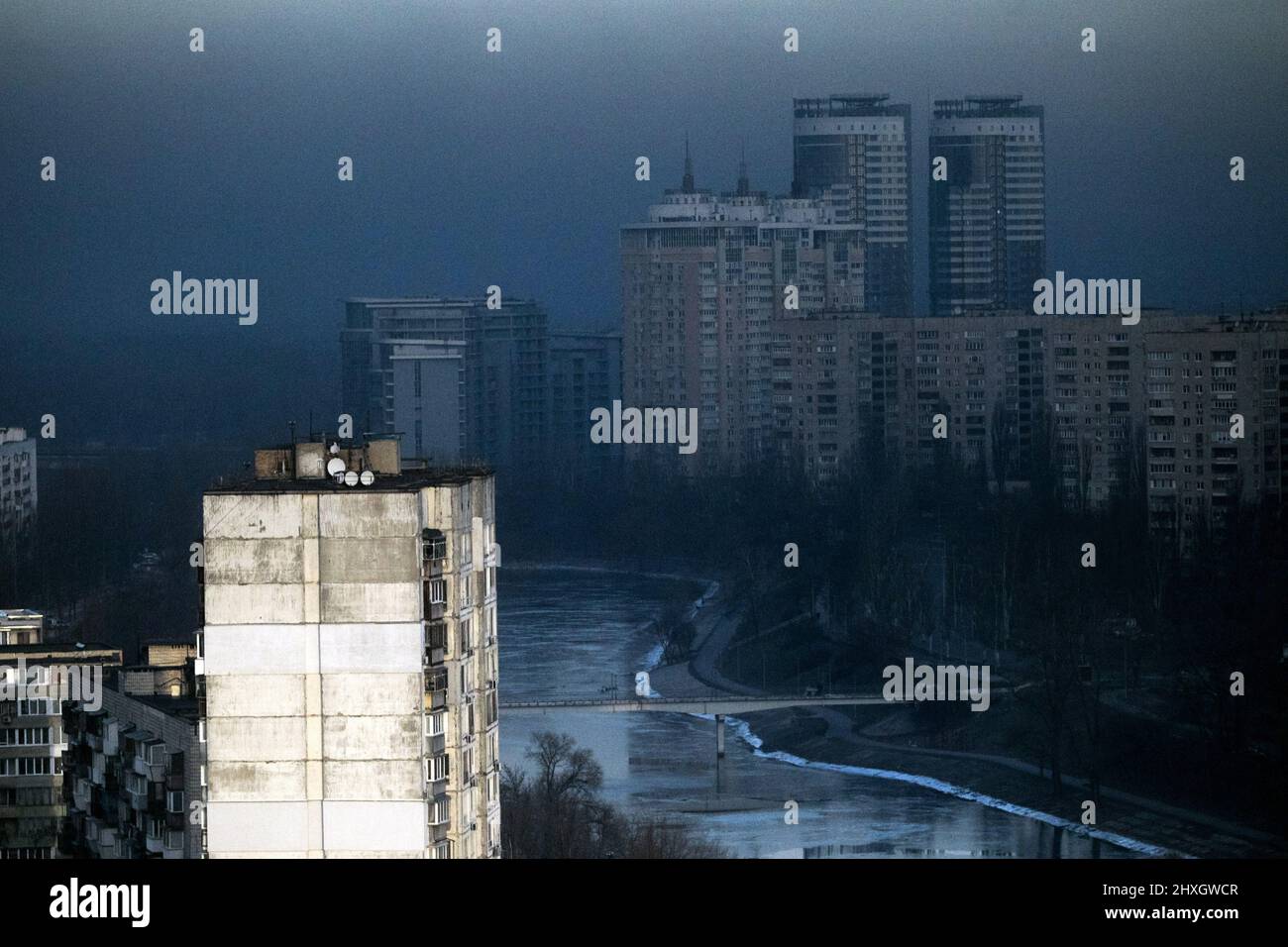 Non Exclusive: KYIV, UKRAINE - MARCH 12, 2022 - Residential tower ...