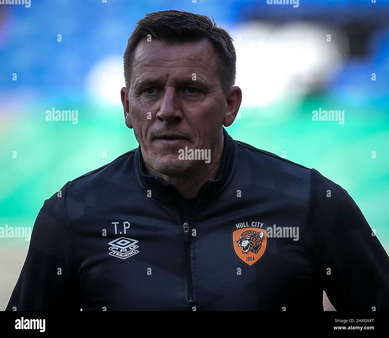 Hull City coach Tony Pennock during the pre match warm up Stock Photo ...