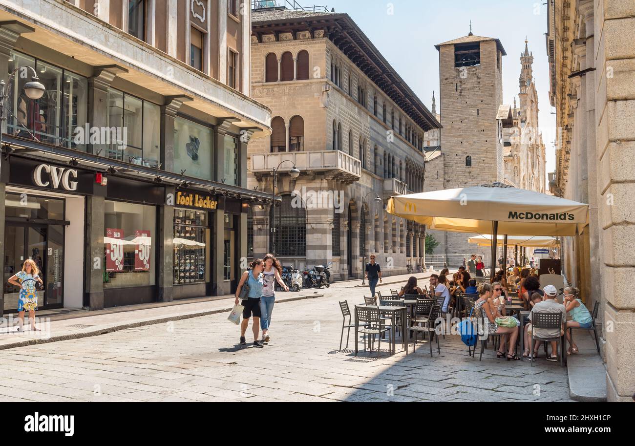 Como, Lombardy, Italy - July 19, 2016: People enjoying a street bar in ...