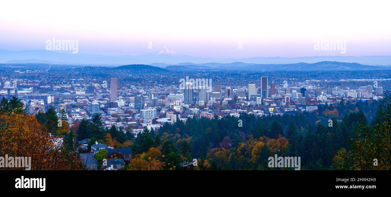 Columbia gorge hotel hi-res stock photography and images - Alamy