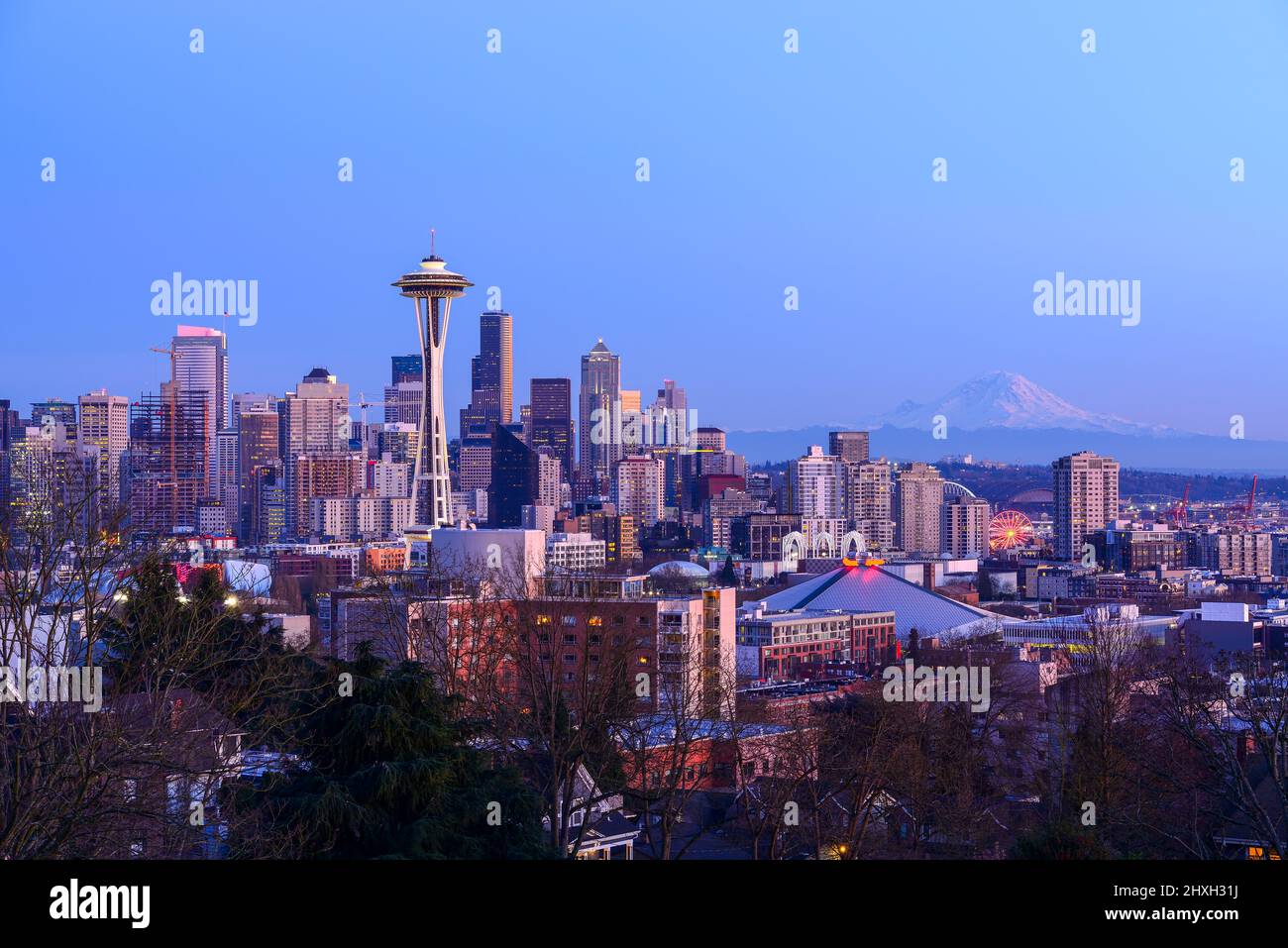 Seattle skyline aerial hi-res stock photography and images - Alamy