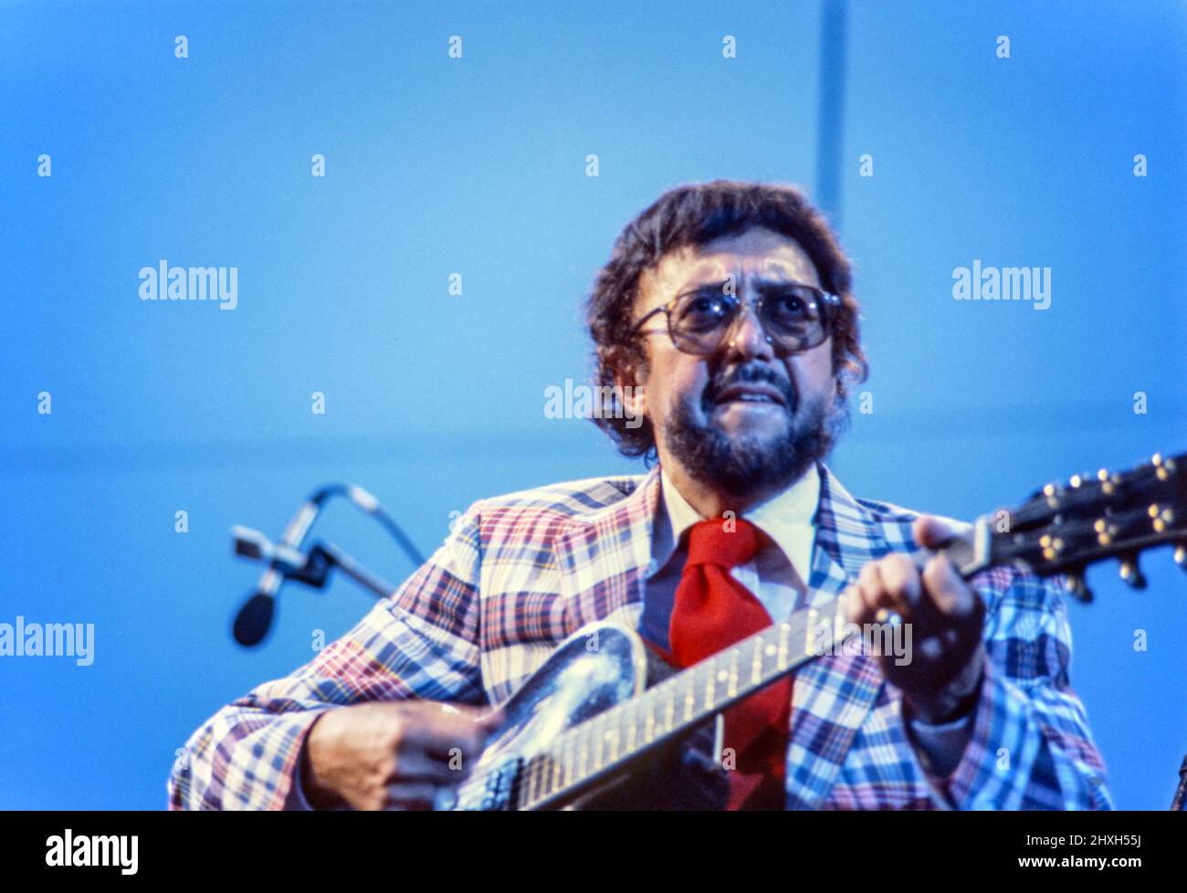 American jazz guitarist Barney Kessel performng at the 1982 Capital ...
