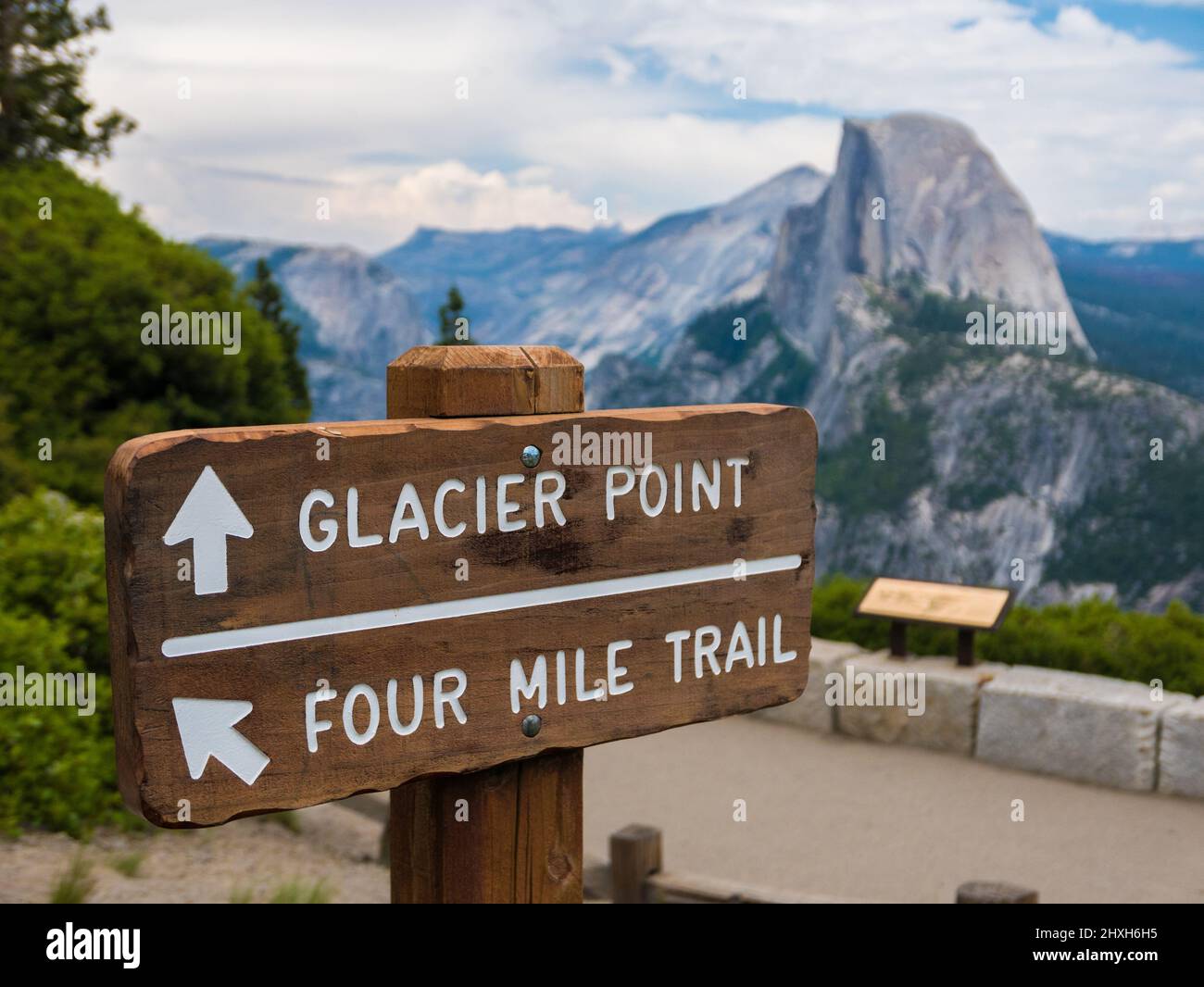 Yosemite signs hi-res stock photography and images - Alamy
