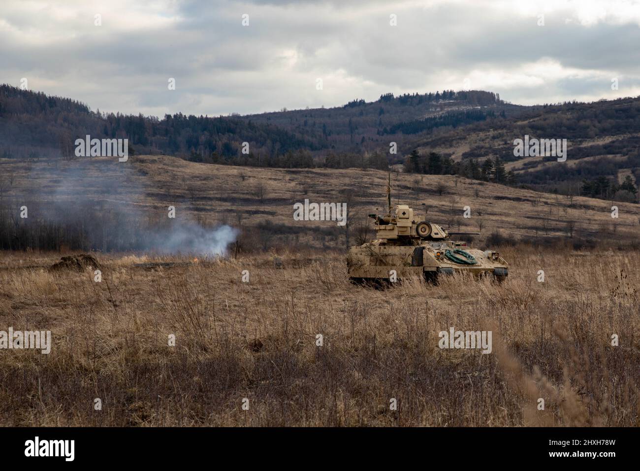 U.S. Army soldiers assigned to 2nd Battalion, 34th Armored Regiment,1st ...