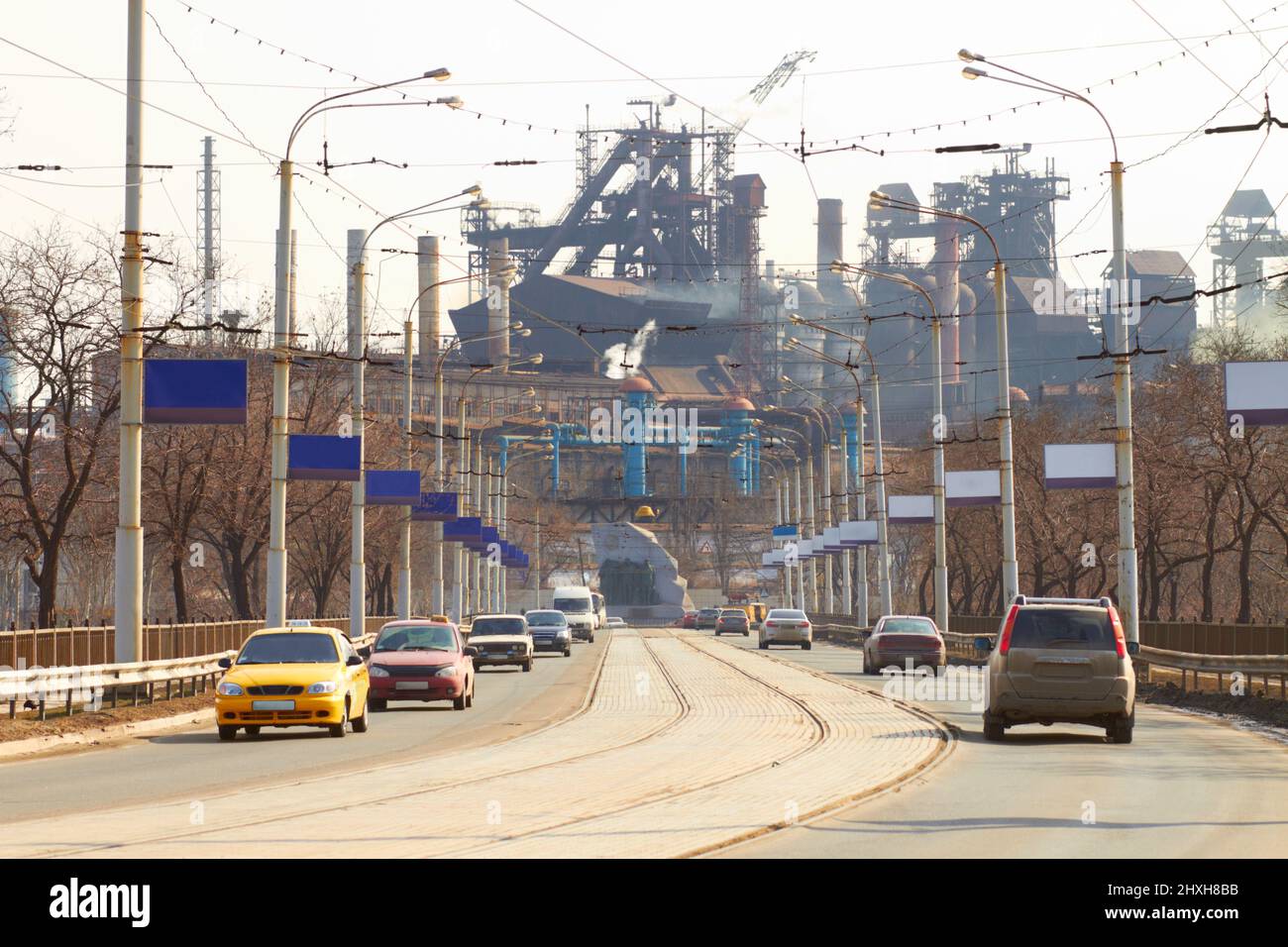 Driving in the city hi-res stock photography and images - Alamy