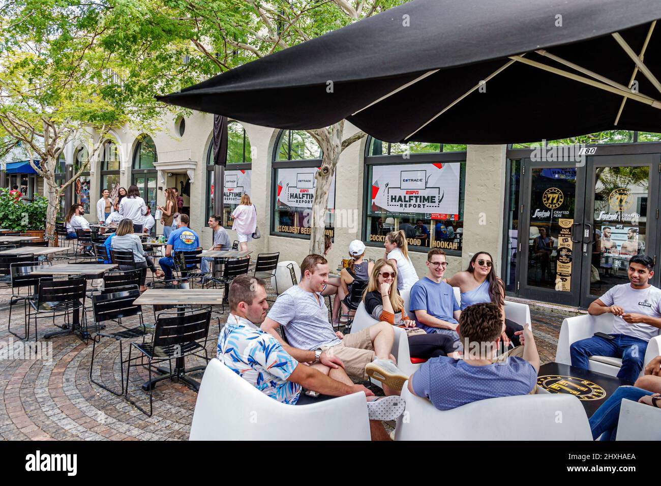 Miami giralda avenue plaza restaurant row pedestrian street hi-res ...