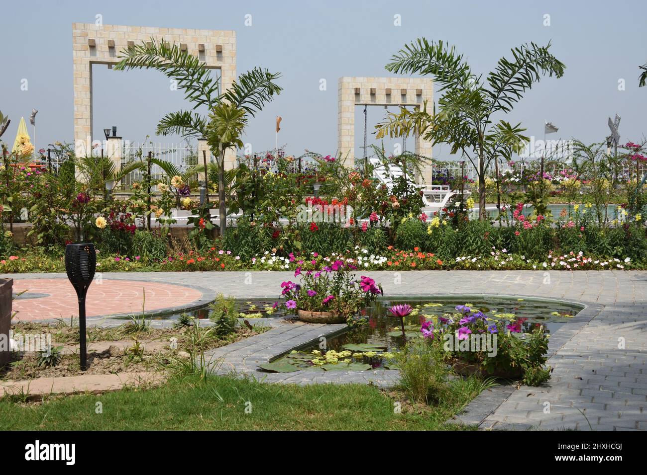 Garden of Nodi Teerae. The river side resort by the river Ganges ...