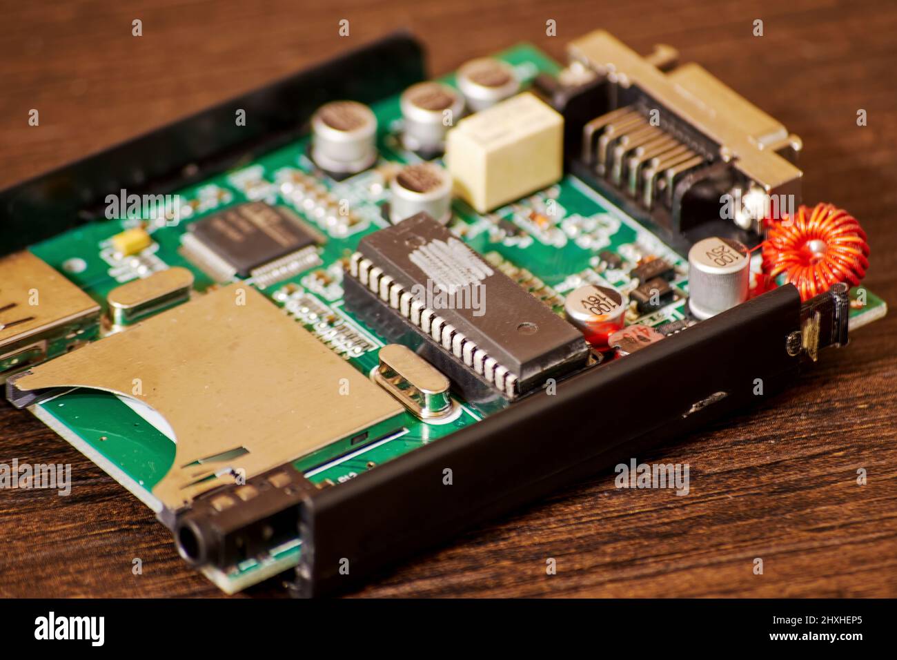 Quantum cpu on pcb motherboard hi-res stock photography and images - Alamy