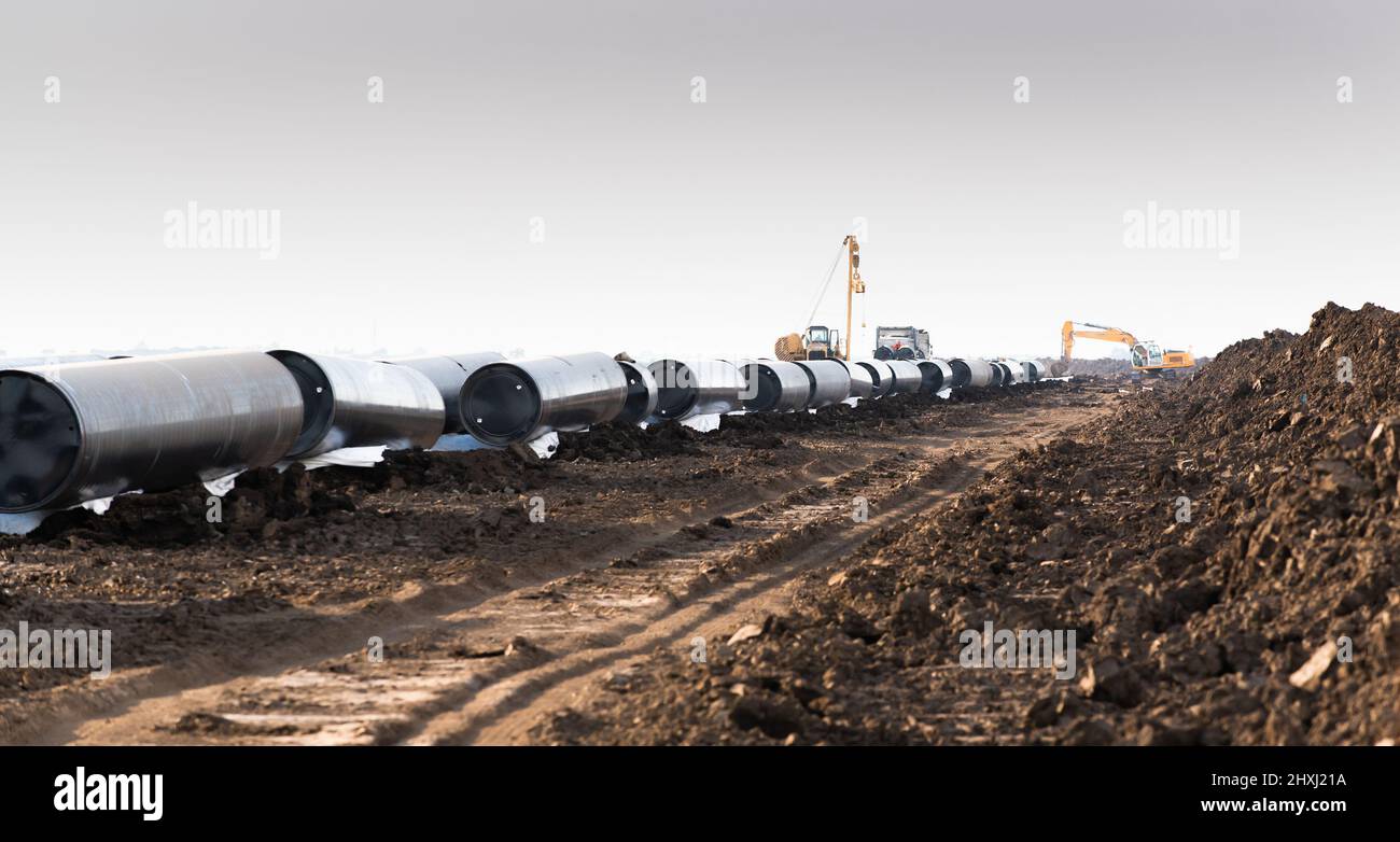 Natural gas pipeline construction work Stock Photo - Alamy