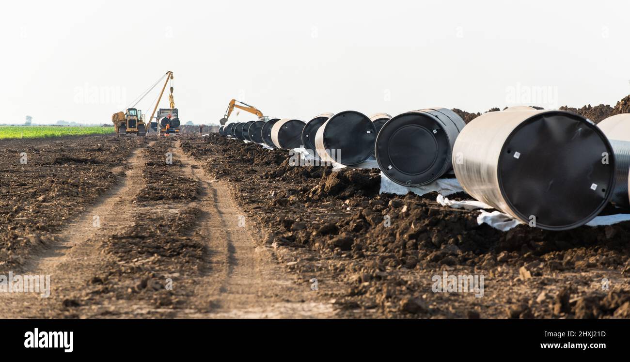 Natural gas pipeline construction work Stock Photo - Alamy