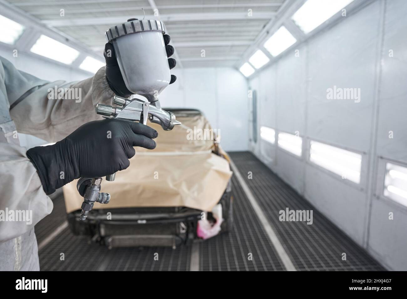 Atomizer, blowing and refilling atomizer in garage Stock Photo - Alamy