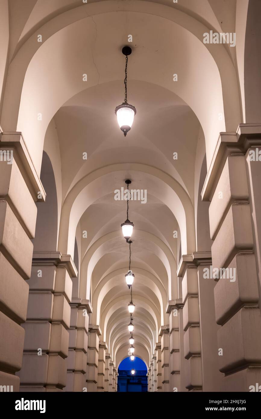 Neoclassical portico hi-res stock photography and images - Alamy