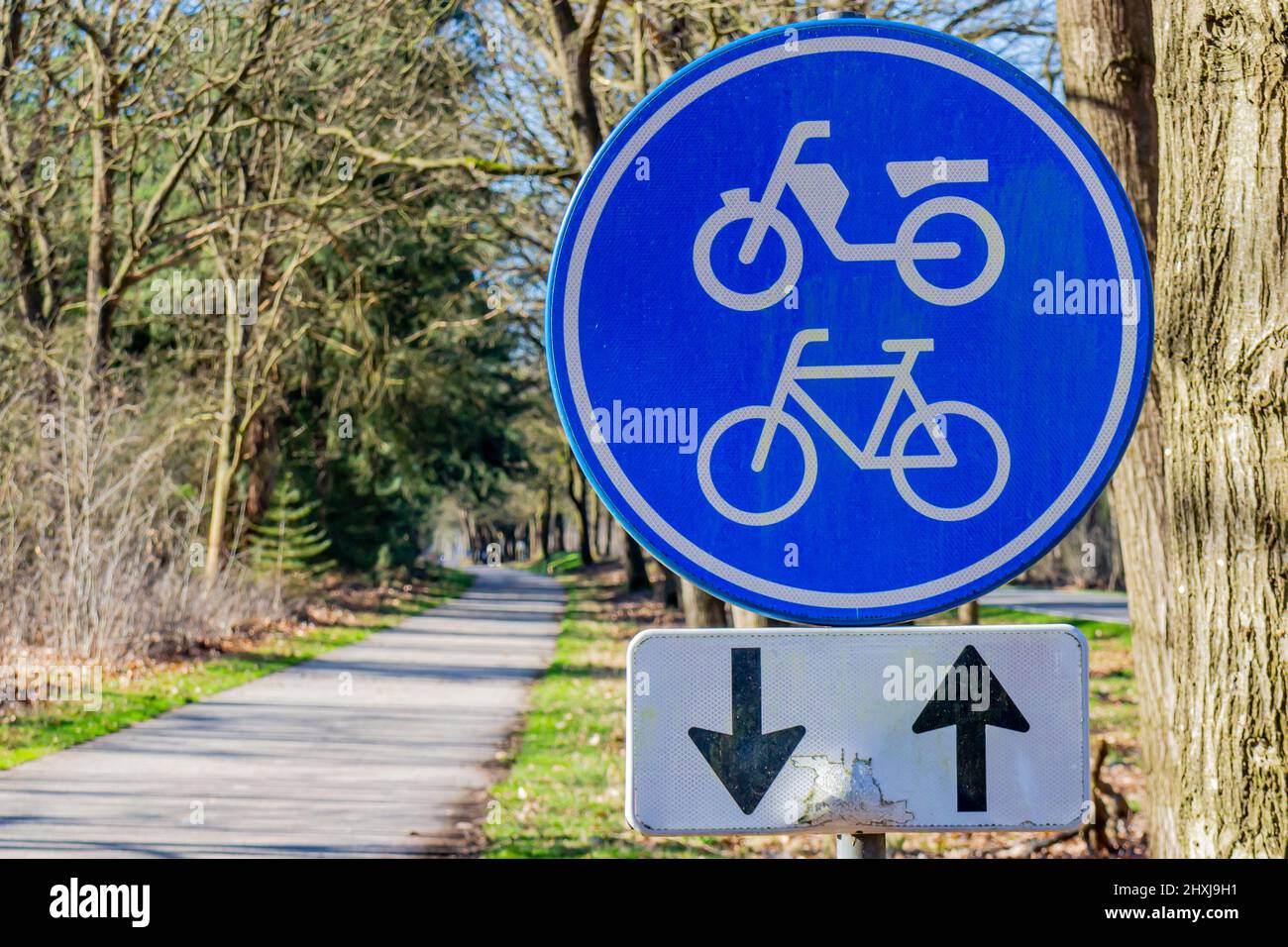 Traffic sign: Lane for bicycles and mopeds in both directions, blue and ...