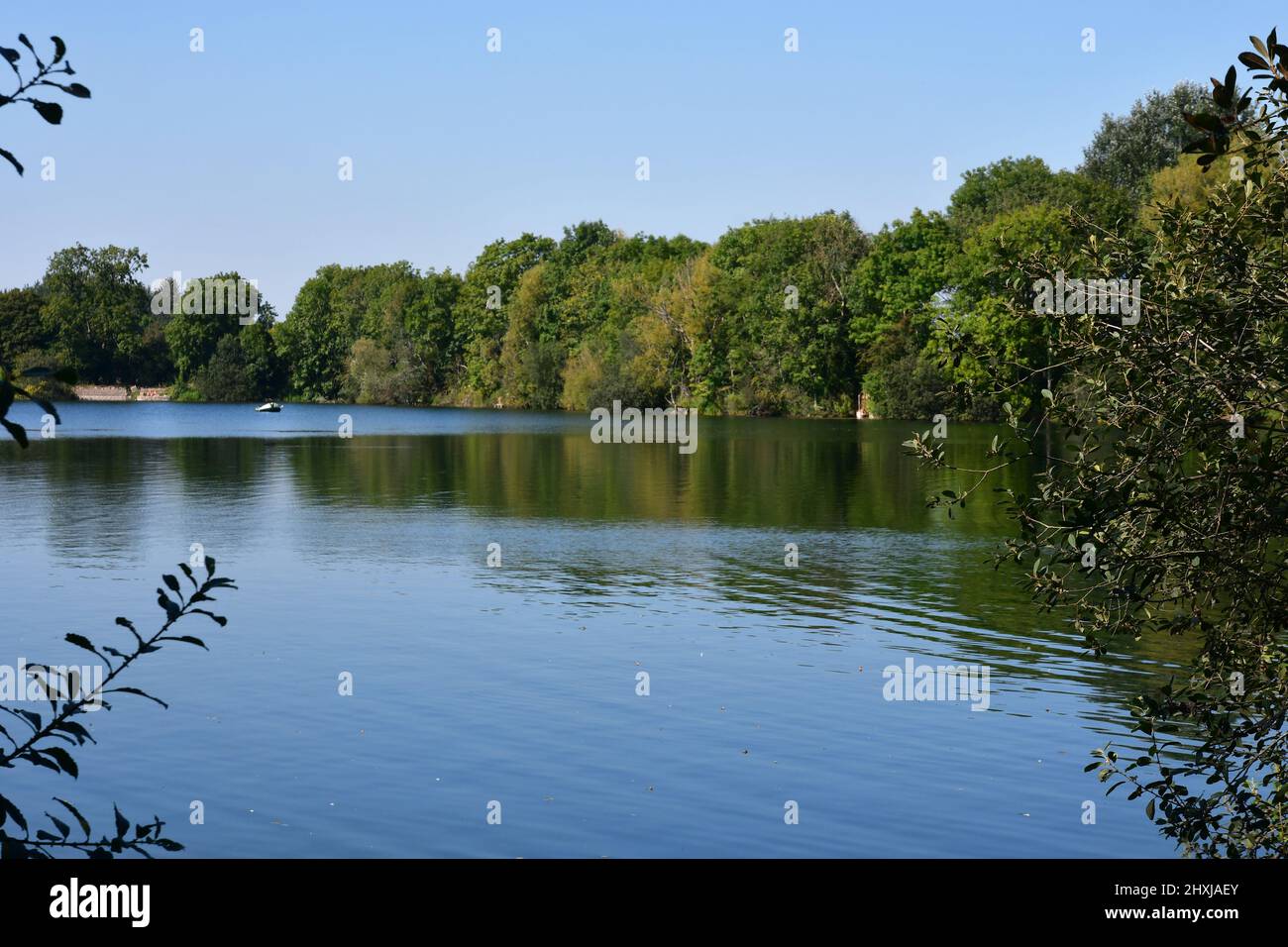 Neigh Bridge Country Park, Cotswold Water Park, Gloucestershire ...