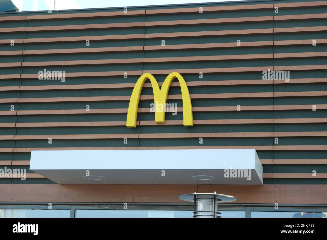 The logo of the McDonald's fast food chain seen on the restaurant Stock ...