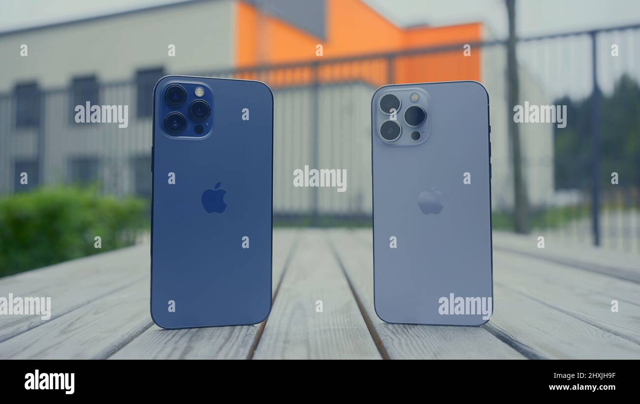 RUSSIA, MOSCOW - SEPTEMBER 27, 2021: Comparison of iPhones. Action ...