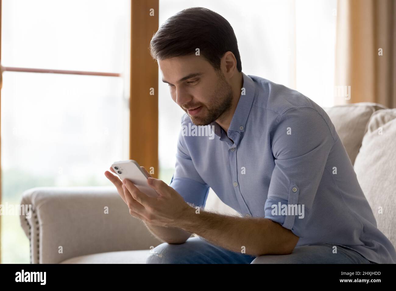 App browse hi-res stock photography and images - Alamy