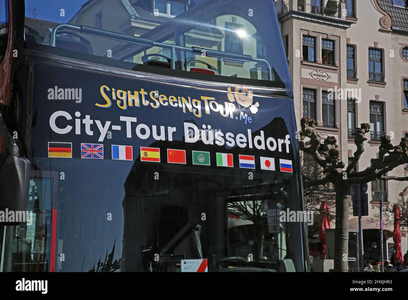 Open roof bus hi-res stock photography and images - Alamy