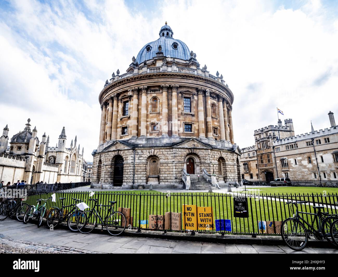 Centre of learning hi-res stock photography and images - Alamy