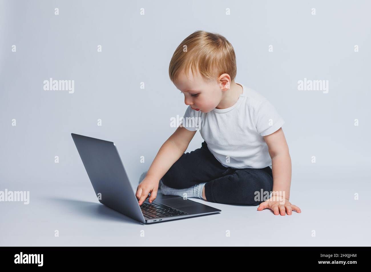 Person preschooler smiling typing hi-res stock photography and images ...