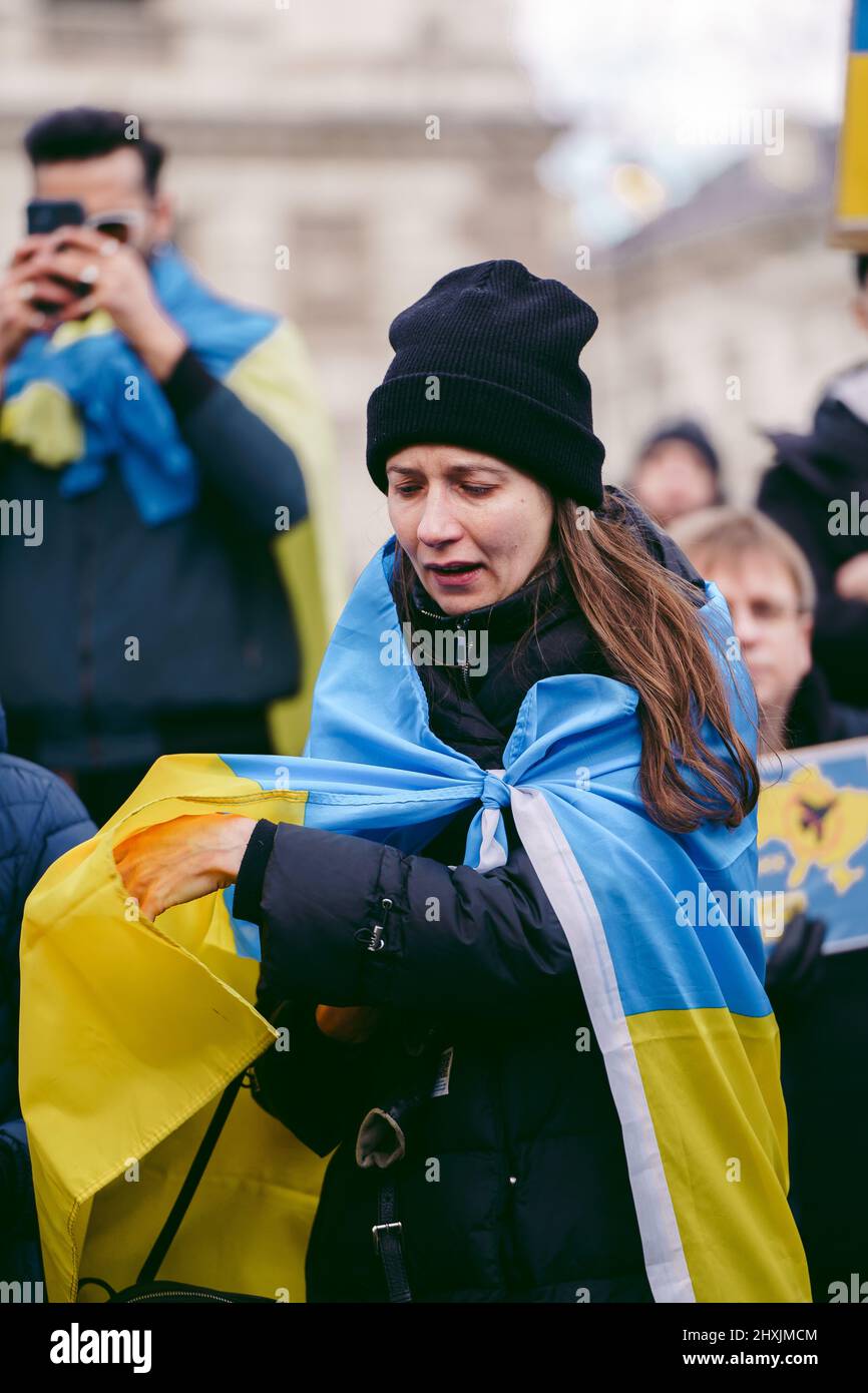 Parliament Square, London | UK - 2022.03.06: Ukrainian people protest ...