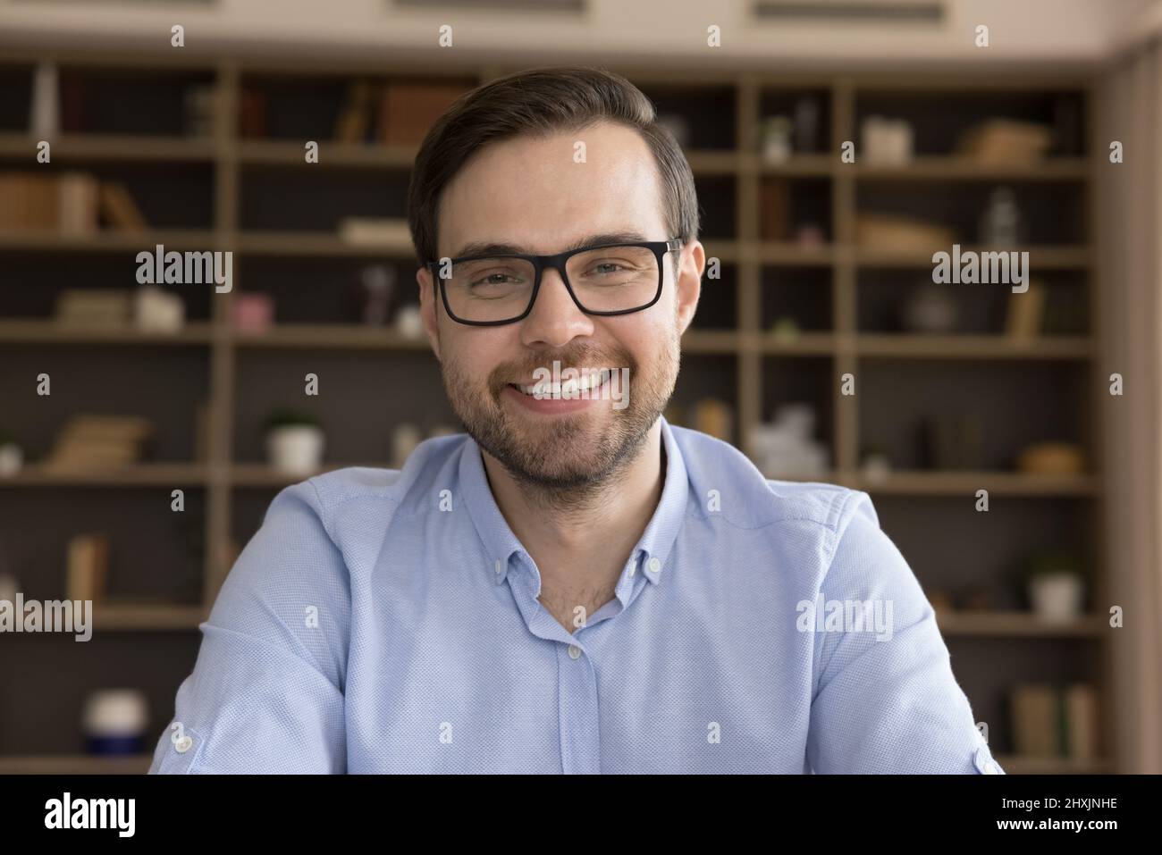 Videocall vlogger hi-res stock photography and images - Alamy
