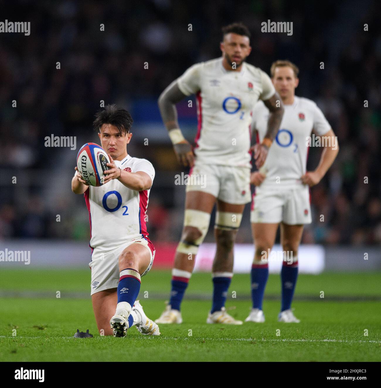 Marcus smith rugby hi-res stock photography and images - Alamy