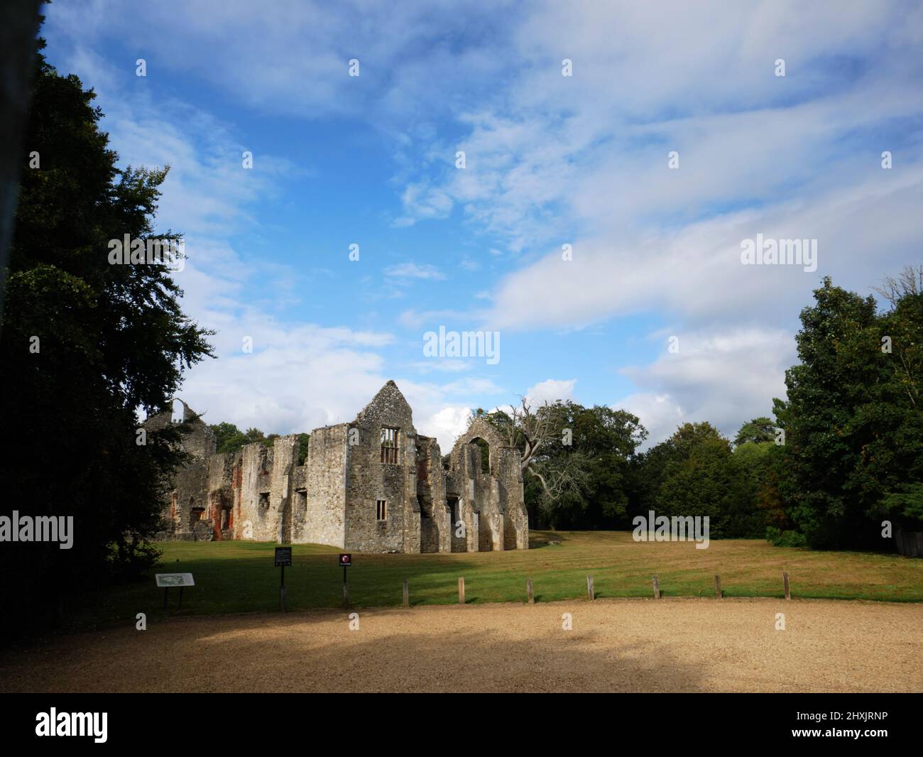 Netley abbey hi-res stock photography and images - Alamy