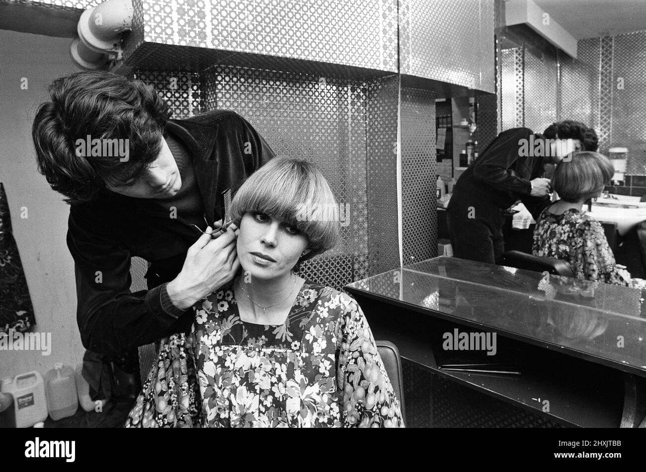 Actress Joanna Lumley models her "Purdey" haircut with its creator ...