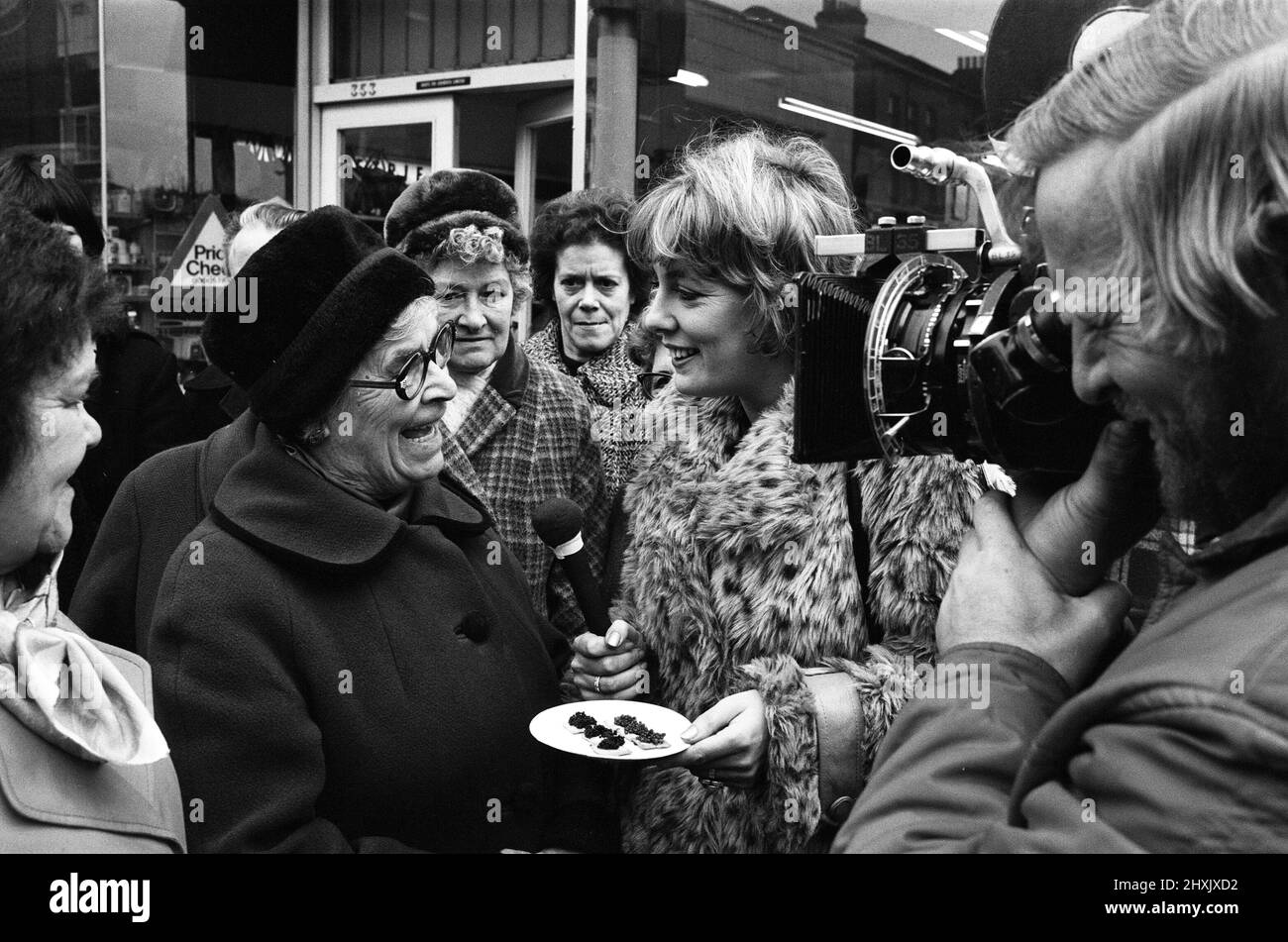 Esther rantzen Black and White Stock Photos & Images - Alamy