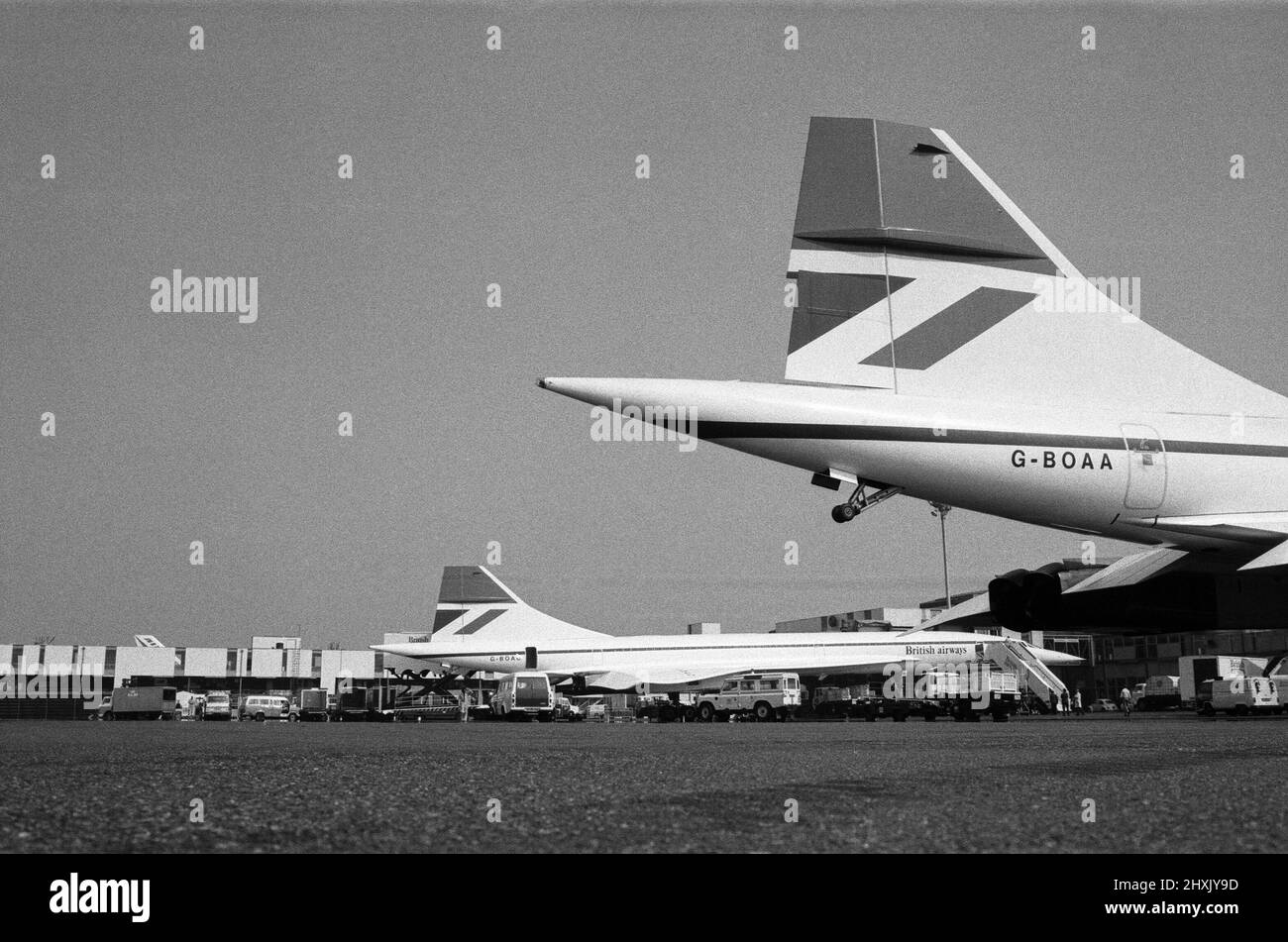 Concorde airplane 1976 hi-res stock photography and images - Alamy