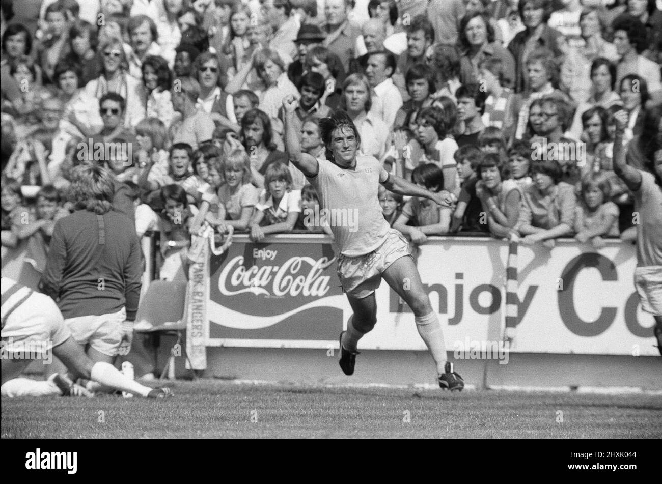 Action football qpr Black and White Stock Photos & Images - Alamy