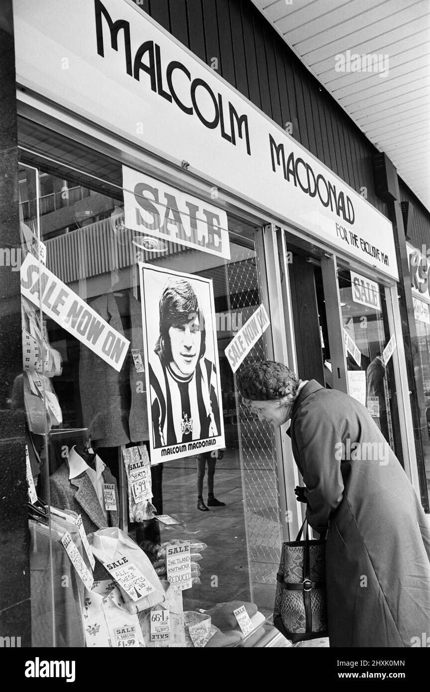 Malcolm macdonald newcastle united hi-res stock photography and images ...