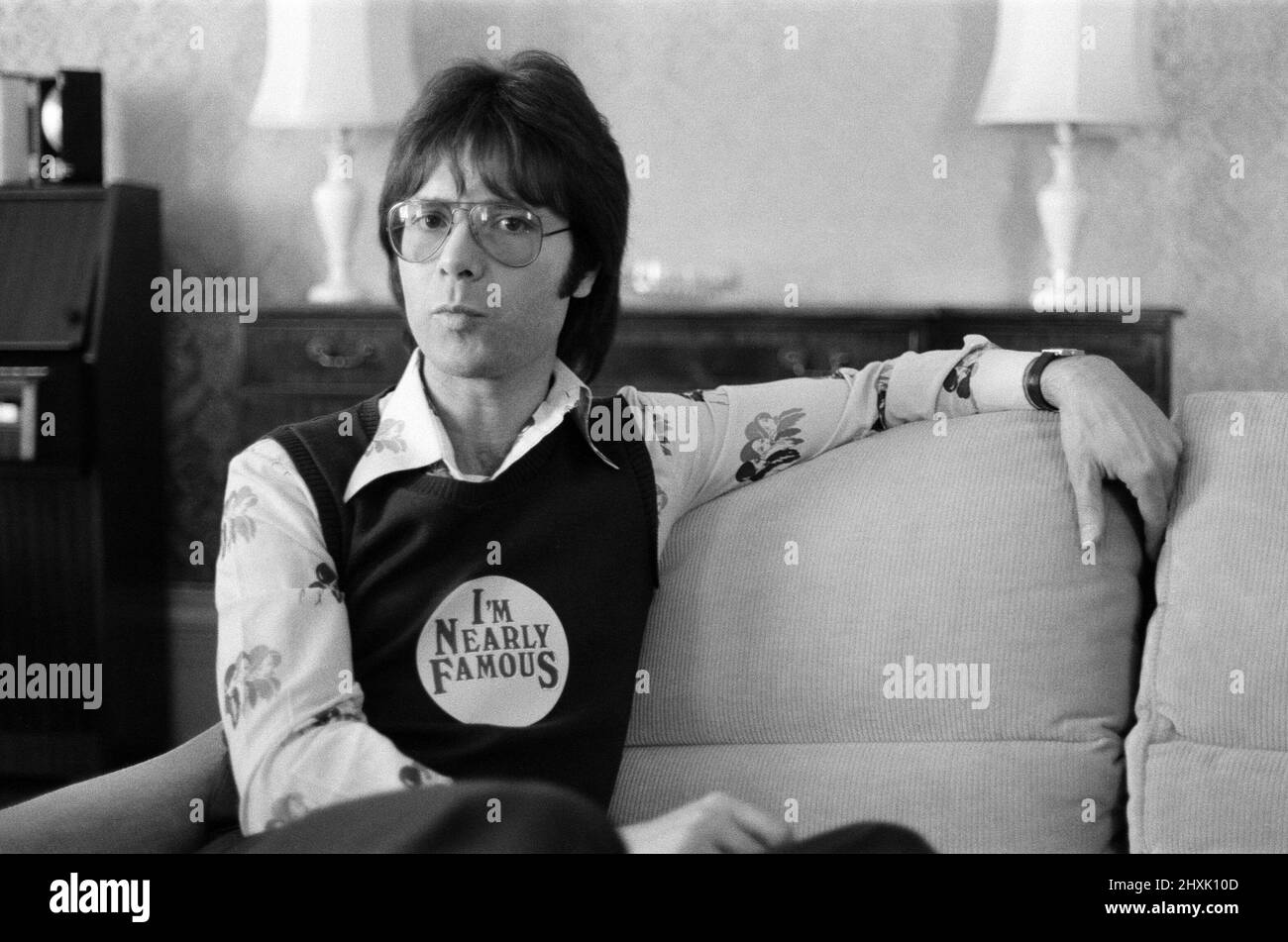 Cliff richard singer 1976 hi-res stock photography and images - Alamy