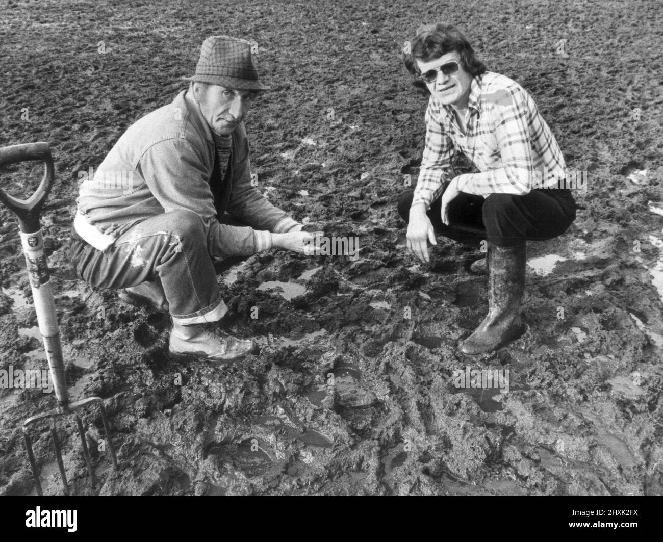 Muddy football pitch 1970s hi-res stock photography and images - Alamy