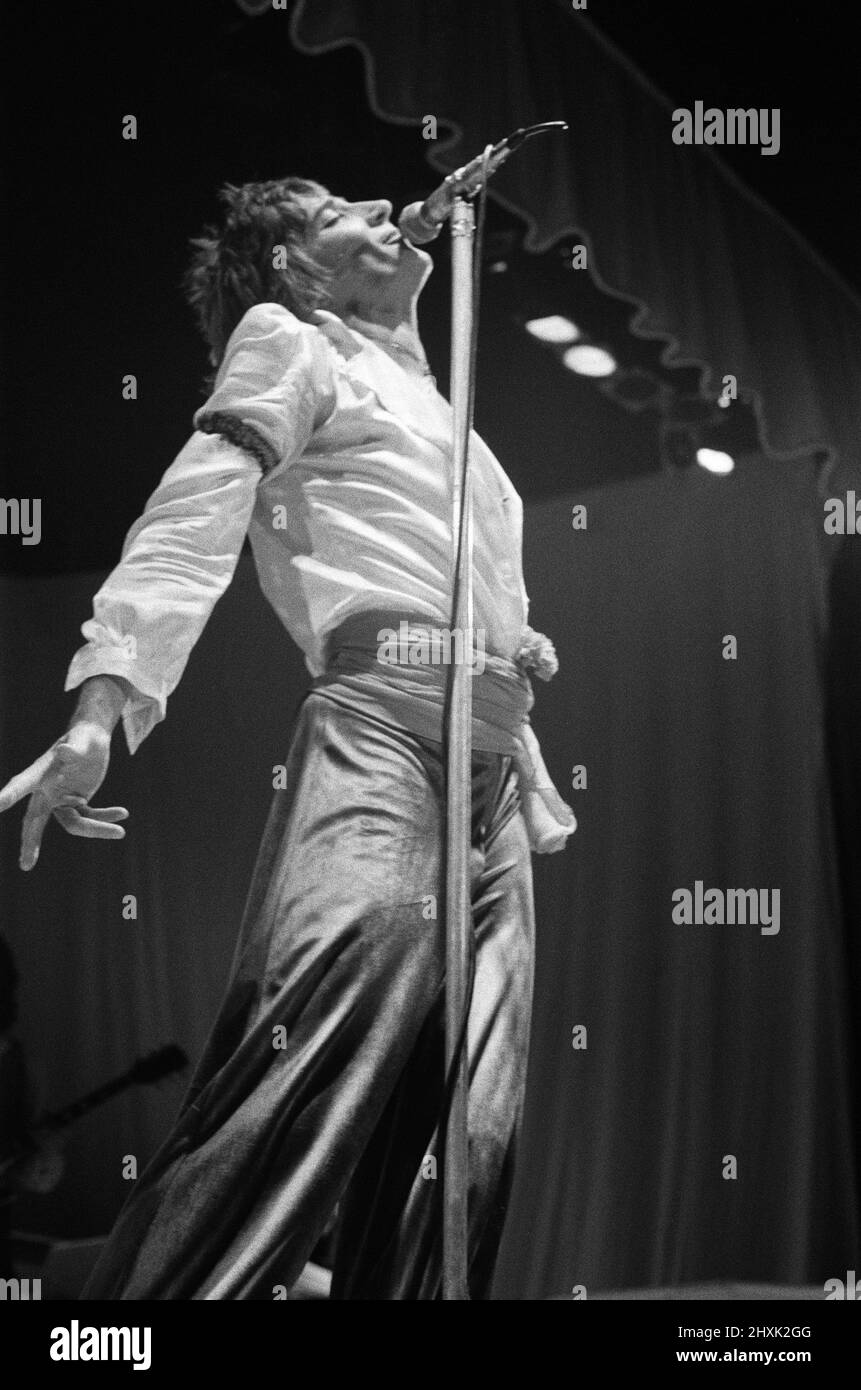 Rod stewart 1976 hi-res stock photography and images - Alamy