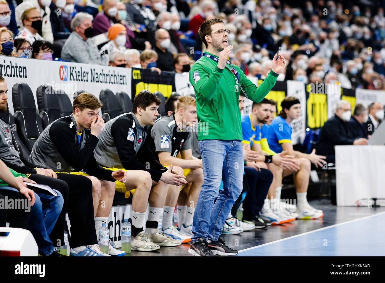 13 March 2022, Schleswig-Holstein, Kiel: Handball: Bundesliga, THW Kiel ...