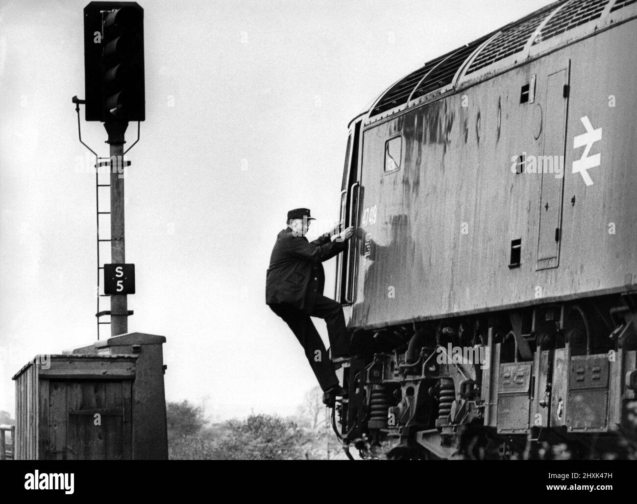 The modern light signals, which now control the entire London to ...