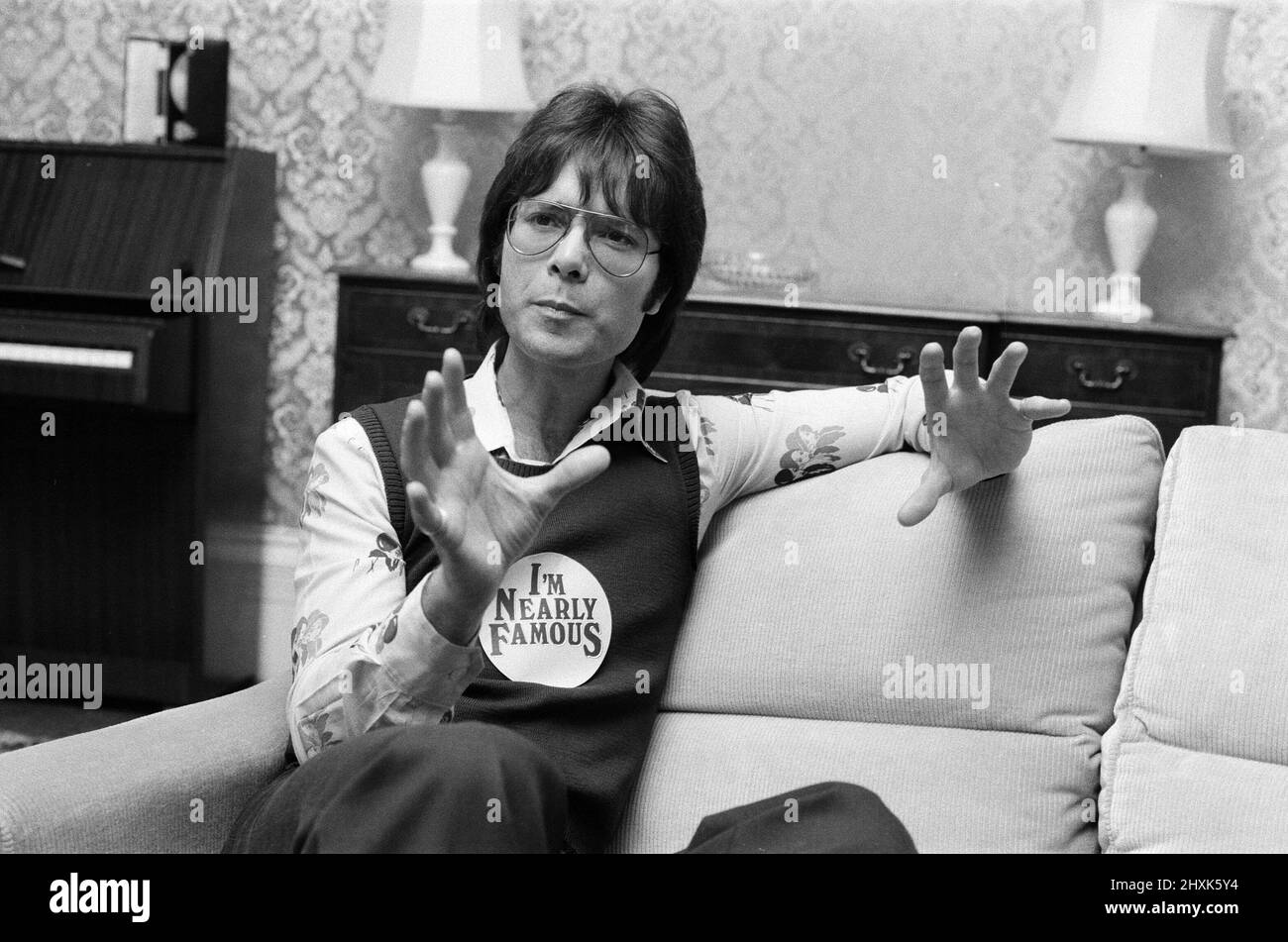 Cliff richard singer 1976 hi-res stock photography and images - Alamy