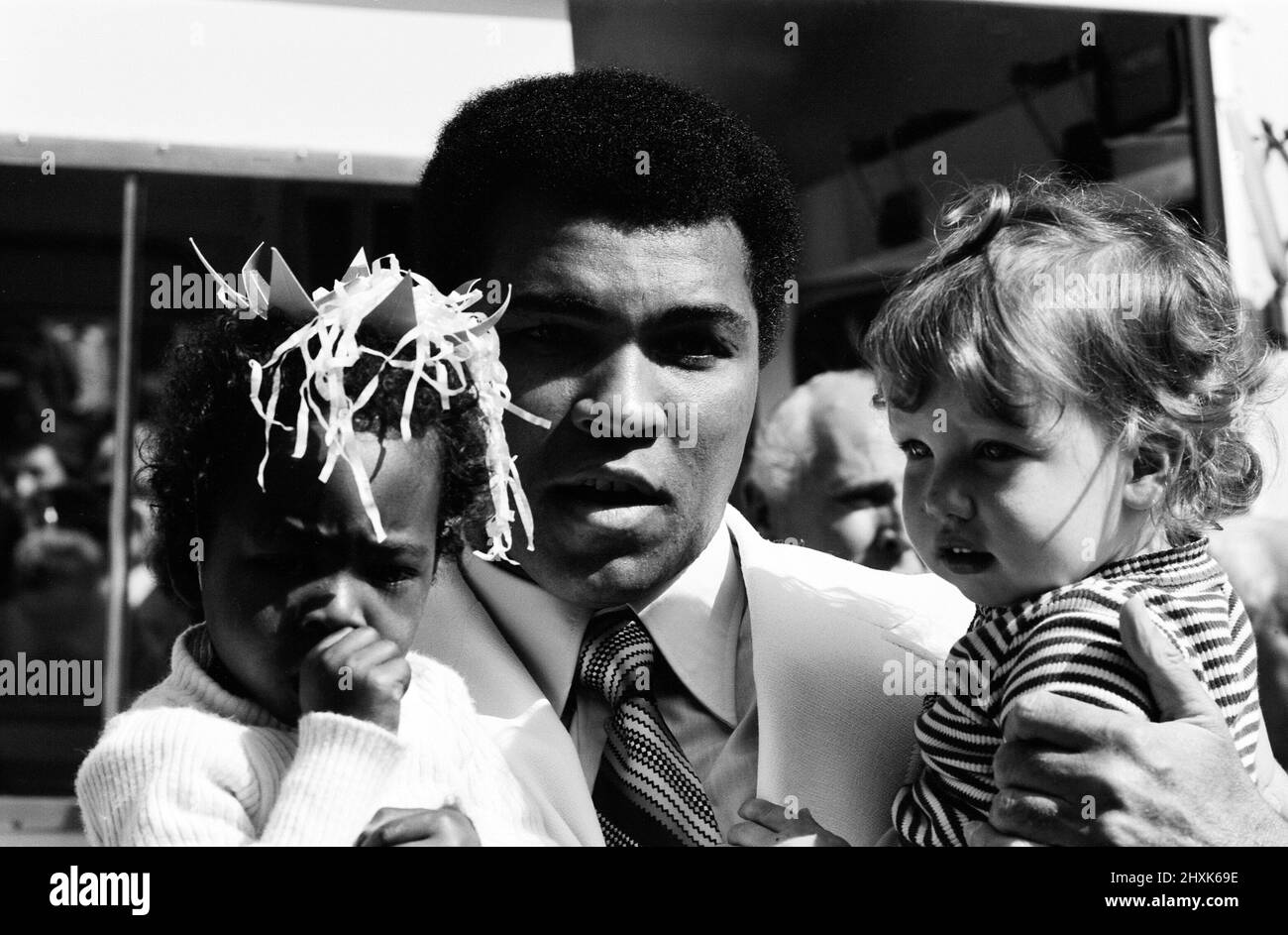 World heavyweight boxing champion Muhammad Ali presented a sunshine ...