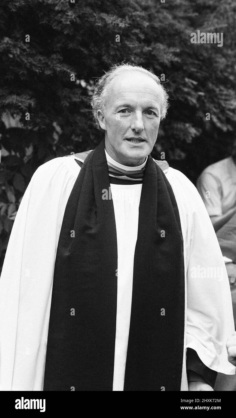 Elvis Presley Memorial Service, held at Christ Church in Cockfosters ...